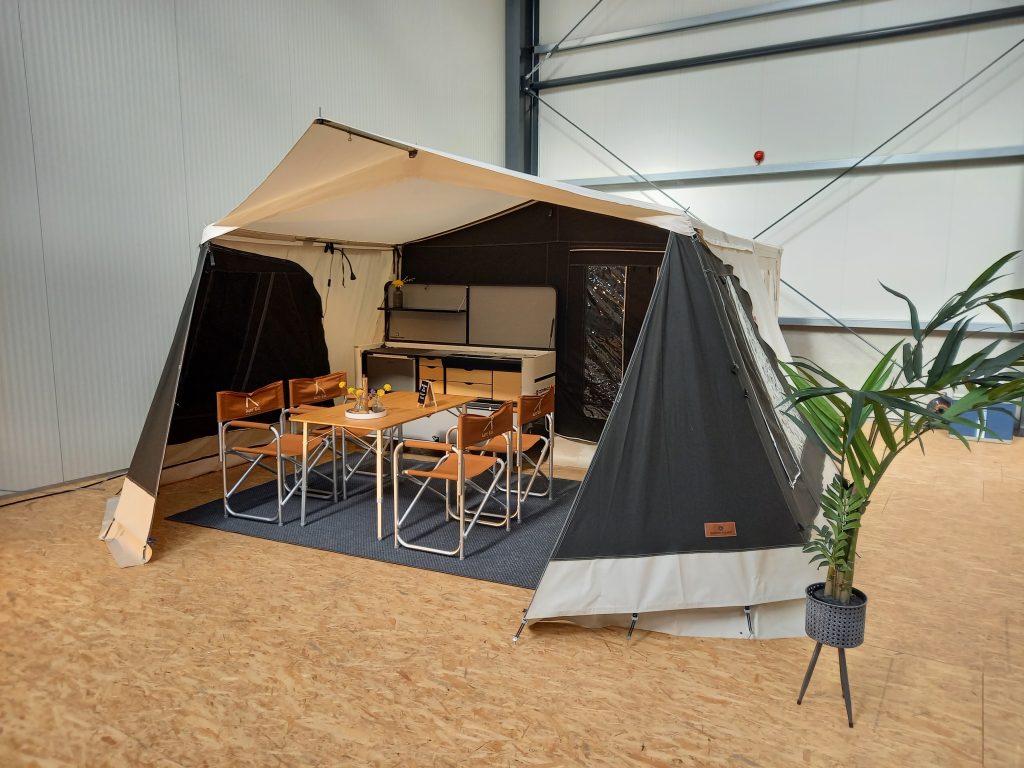 VERKOCHT: Combi-Camp Country Xclusive 2023 - Rick Trailer Tents