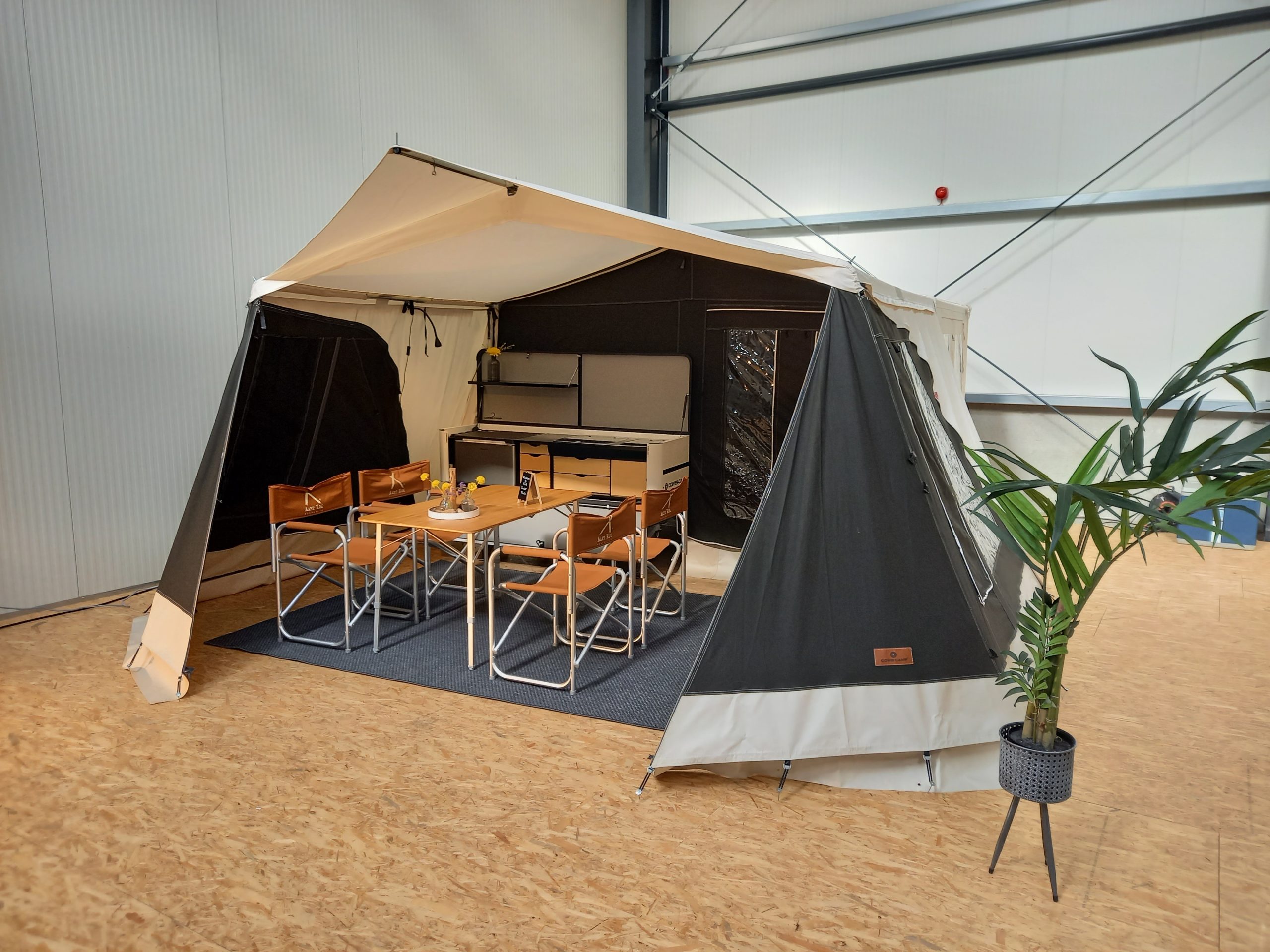 VERKOCHT: Combi-Camp Country Xclusive 2023 - Rick Trailer Tents